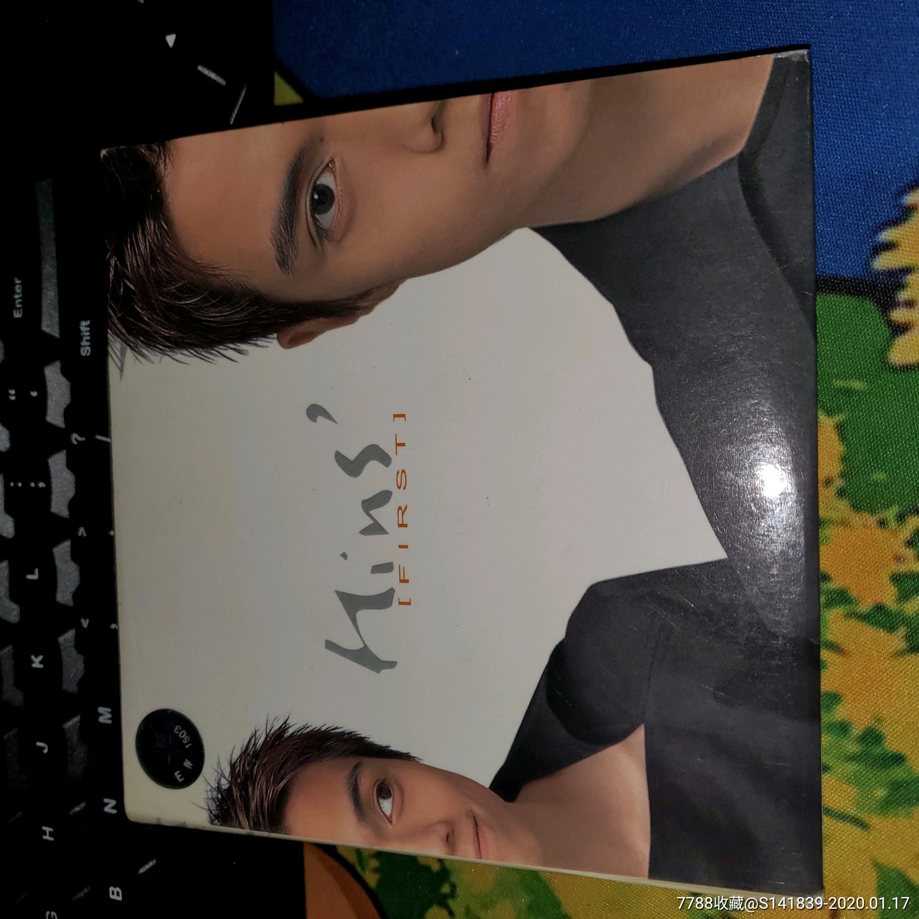 张敬轩首张个人EP专辑Hins《First》限量版2CD（有贴纸，碟面小划痕）__【7788收藏__收藏热线】