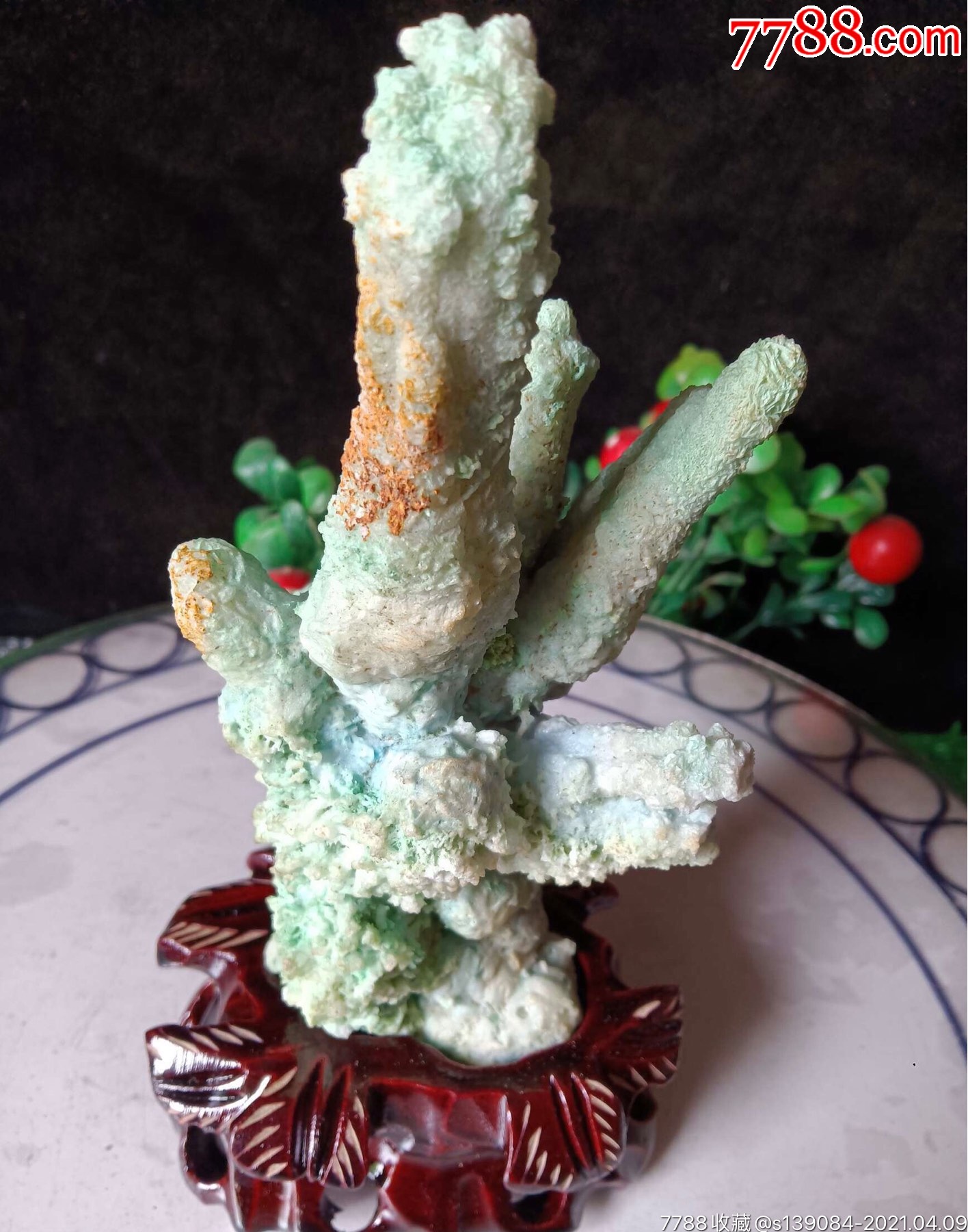 天然云母矿石绿皮文石摆件，送木座，包真_硅化木/木化石_先行吉祥【7788收藏__收藏热线】