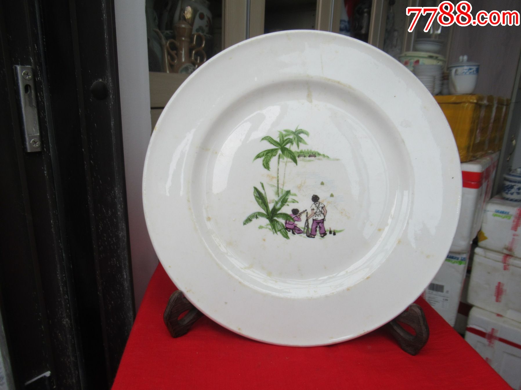 【赏盘欣赏】白釉瓷海岛女民兵画图文*赏盘（以图为准）_彩绘瓷/彩瓷_海涛临风【7788收藏__收藏热线】