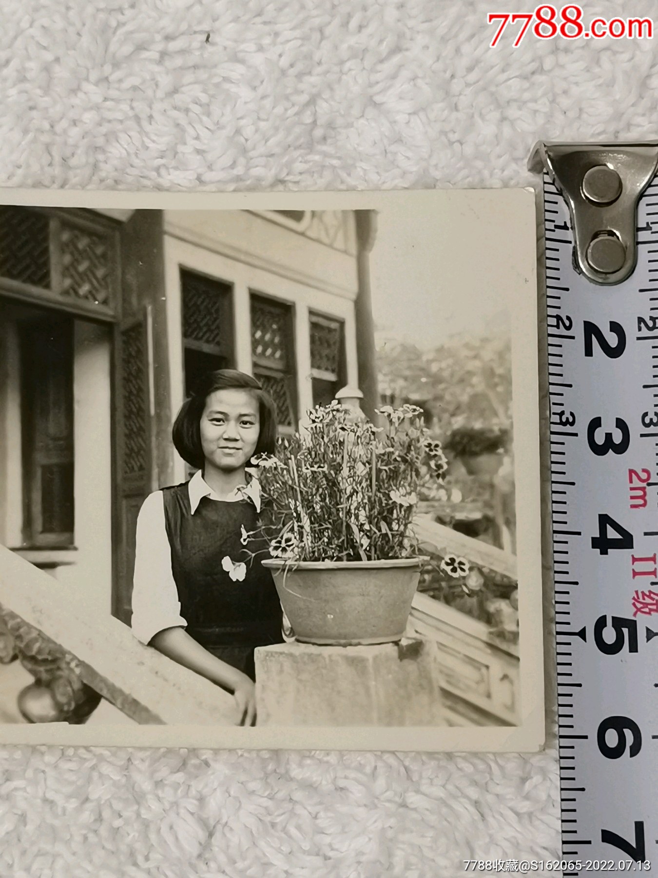 1949年美女学生留影_老照片_老照片老物件杂项铺【7788收藏__收藏热线】