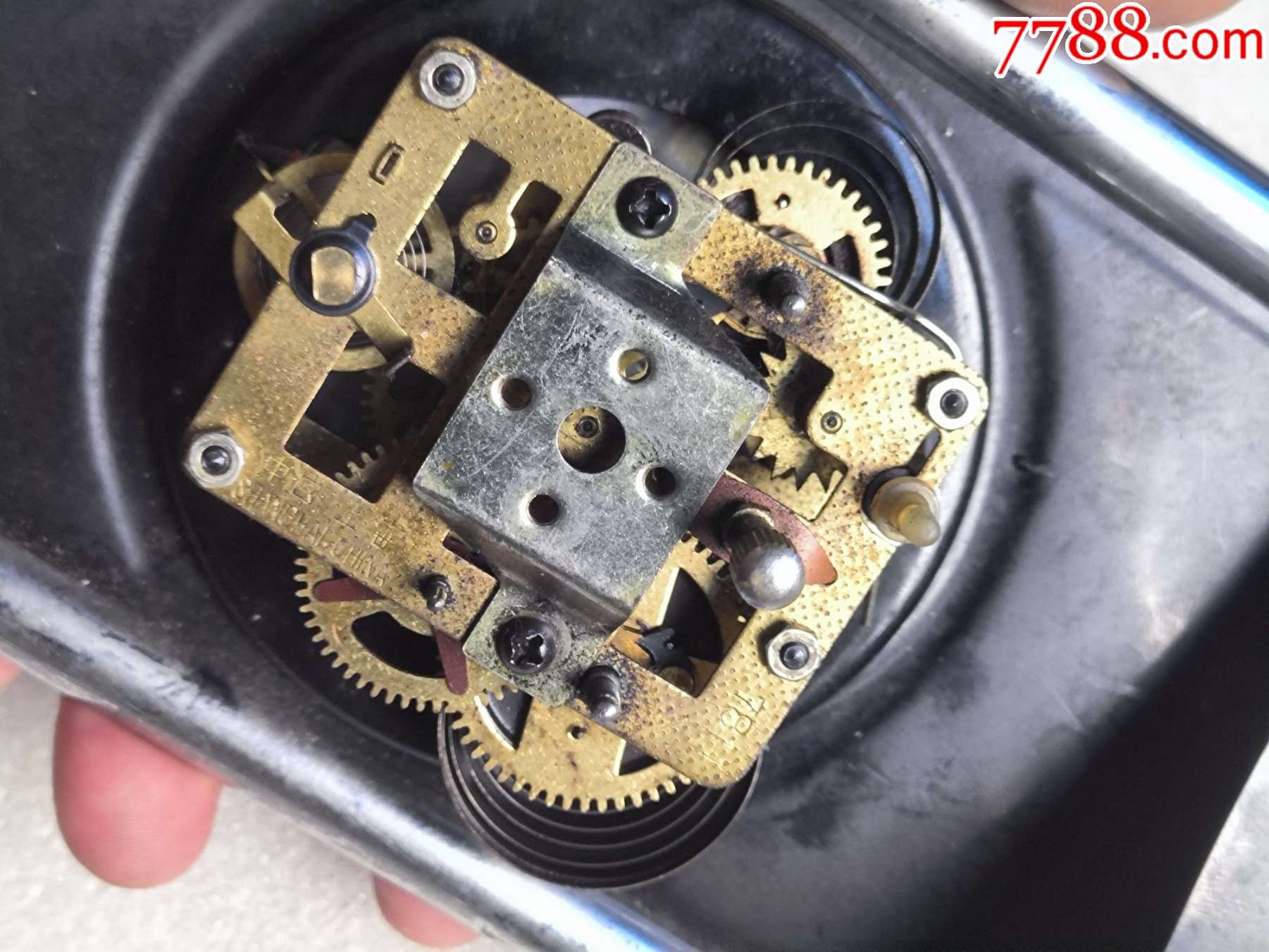 74年台式闹钟J756，能走时有时停，机芯有标，少上劲钥匙，闹铃好用，快递20元-价格:10元-au34796848-闹钟/马蹄表 -加价-7788收藏__收藏热线