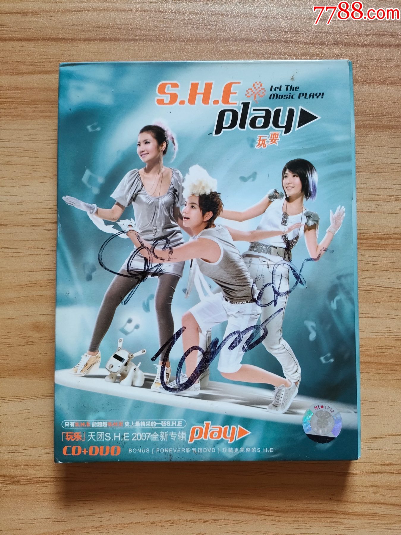 SHE——PLAY（玩耍）签名版（CD+DVD）好品-价格:100元-au34891725-音乐CD -加价-7788收藏__收藏热线