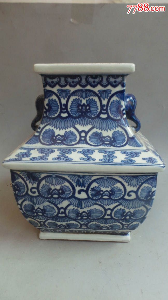 清代双耳花卉纹青花瓷瓶__【7788收藏__收藏热线】